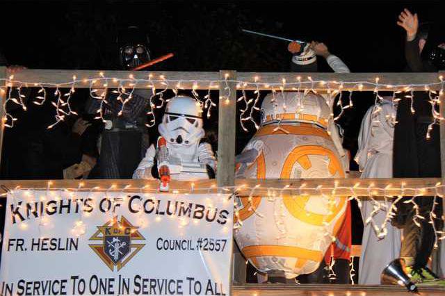 Classic tales come to life during annual Christmas parade - Turlock Journal