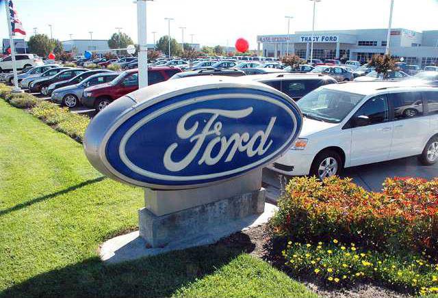 Tracy Ford continues 40-year tradition - Manteca Bulletin