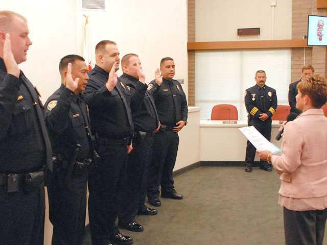 Manteca Police swears in 5 new officers - Manteca Bulletin