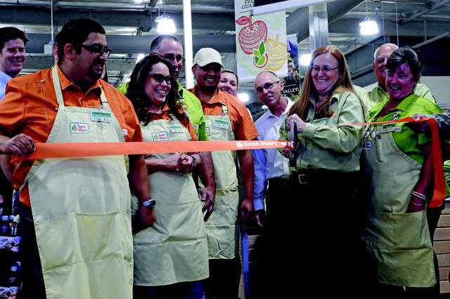 Save Mart opens remodeled Ceres store - Ceres Courier