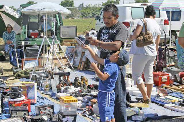 Tuesday flea market a bargain shoppers paradise - Turlock Journal