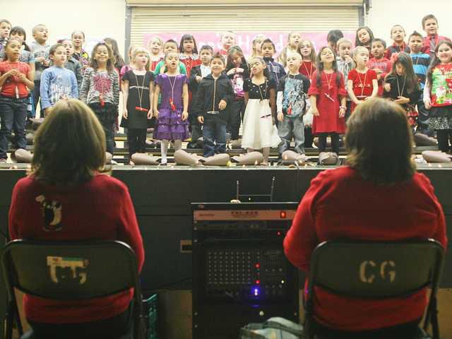 Golden West 1st graders stage Christmas concert - Manteca Bulletin