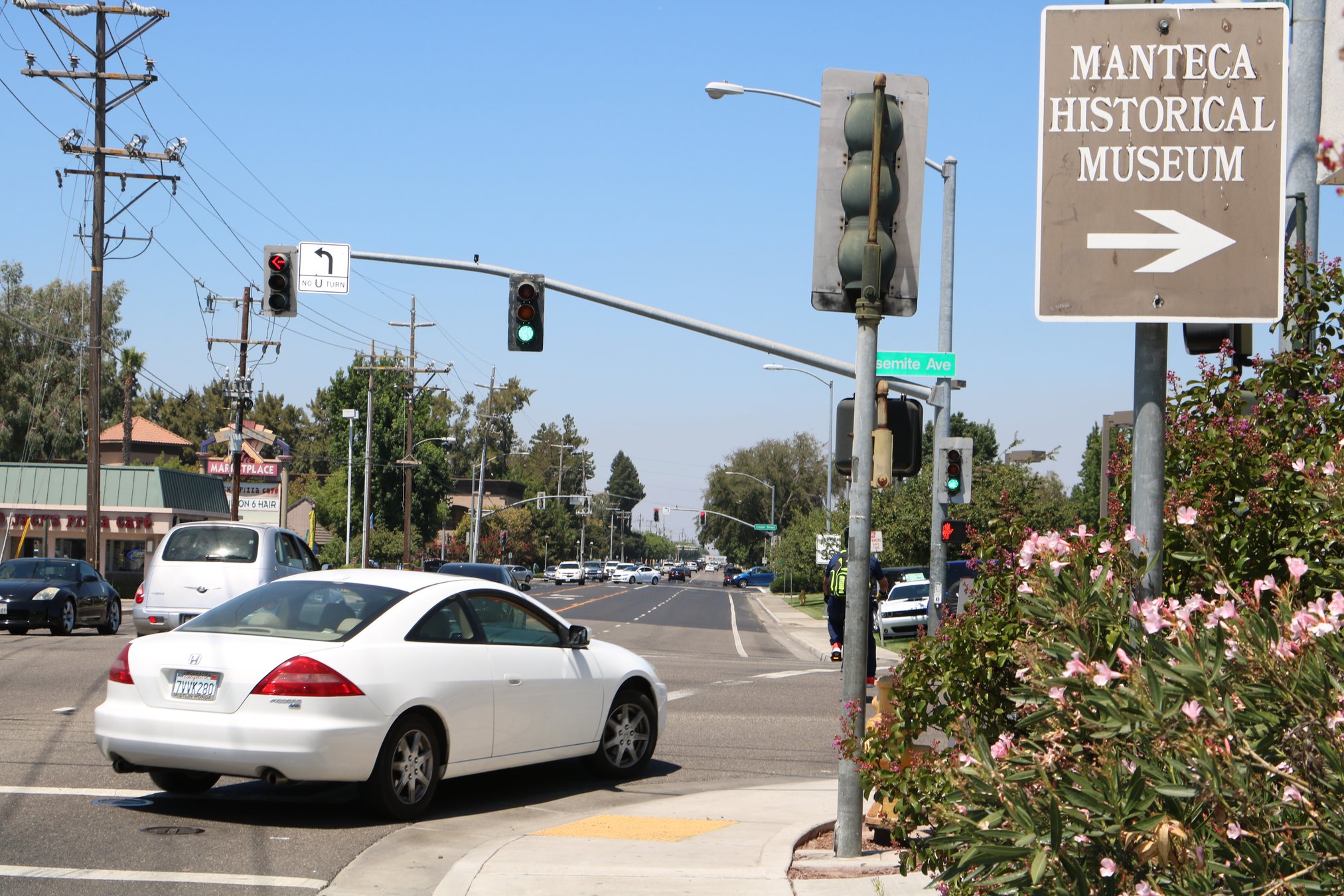 Push for wayfaring signs to Manteca attractions - Manteca Bulletin