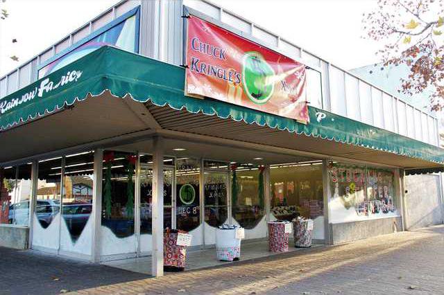 Stocking stuffer central pops up on Main Street - Turlock Journal