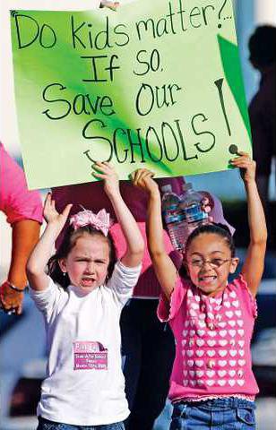 Hundreds protest teacher pink slips - Manteca Bulletin