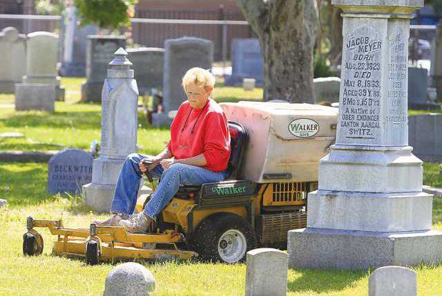 Lawn mower needed for cemetery - Manteca Bulletin
