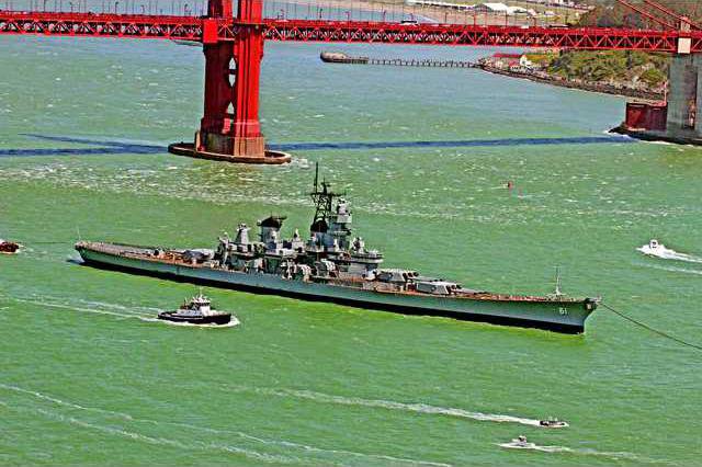 Battleship USS Iowa passes beneath Golden Gate Bridge for final voyage ...