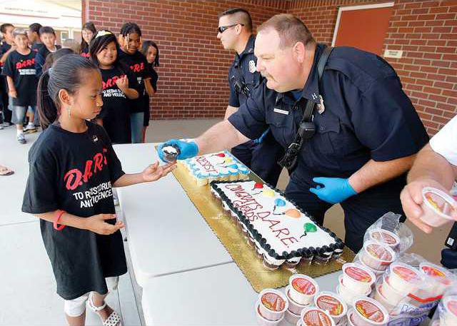MOSSDALES FIRST DARE GRADUATION - Manteca Bulletin