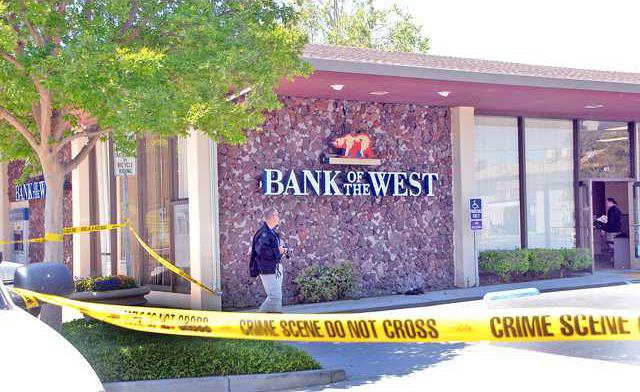 Bank robber uses fake bomb in Ripon - Manteca Bulletin