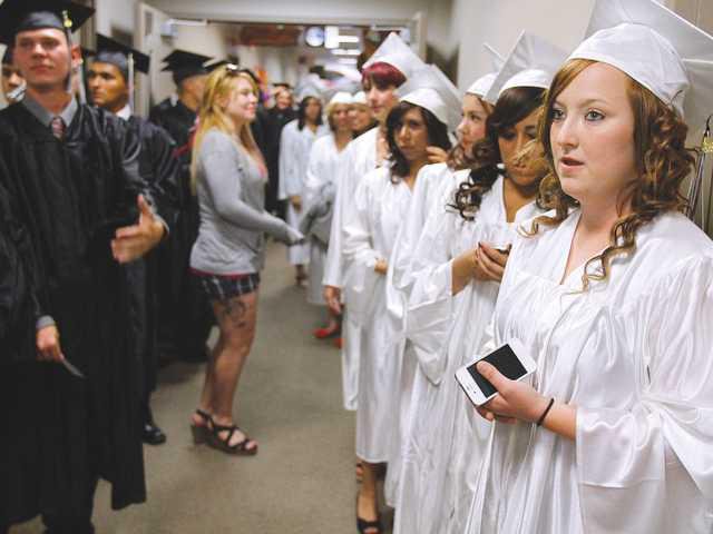 CALLA HIGH GRADUATION - Manteca Bulletin