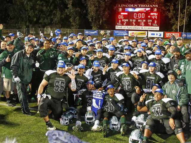 Buffs take section by storm - Manteca Bulletin