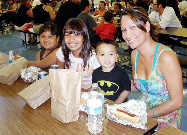 Families flock back to school - Manteca Bulletin