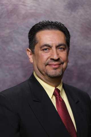 Turlock Olive Garden general manager earns award - Turlock Journal