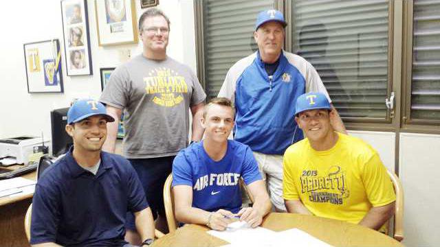 GROESBECK SIGNS WITH AIR FORCE - Turlock Journal
