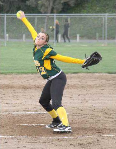 Softball action heats up in TVL, SAL - Turlock Journal
