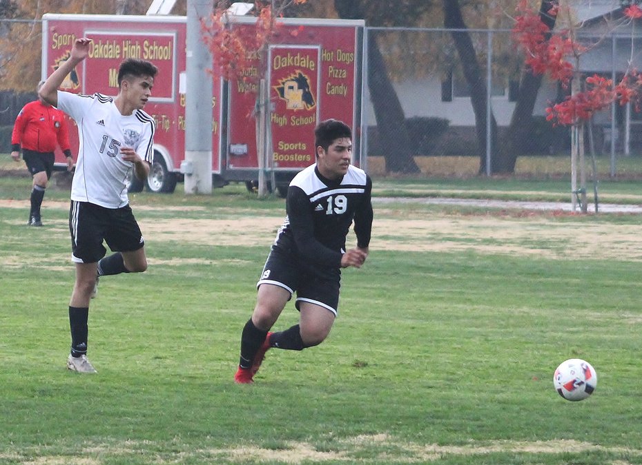 Weather Puts Damper On Mustangs Soccer - Oakdale Leader