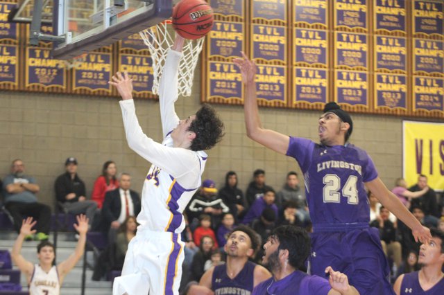 Basketball Cougars Top Livingston For Varsity TVL Win - Escalon Times