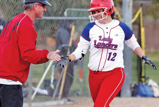 SOFTBALL: Catcher’s interference helps ignite EU rally - Manteca Bulletin