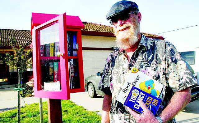 Local Sidewalk Library Open For Community - Escalon Times