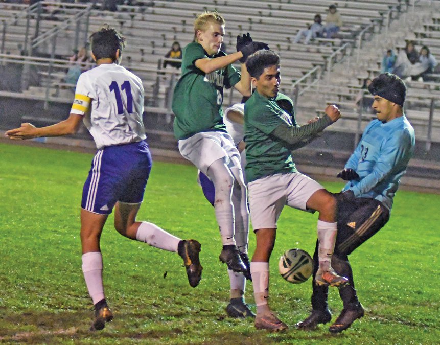 BOYS SOCCER: Funsch, Lopez propel Buffs past Escalon - Manteca Bulletin