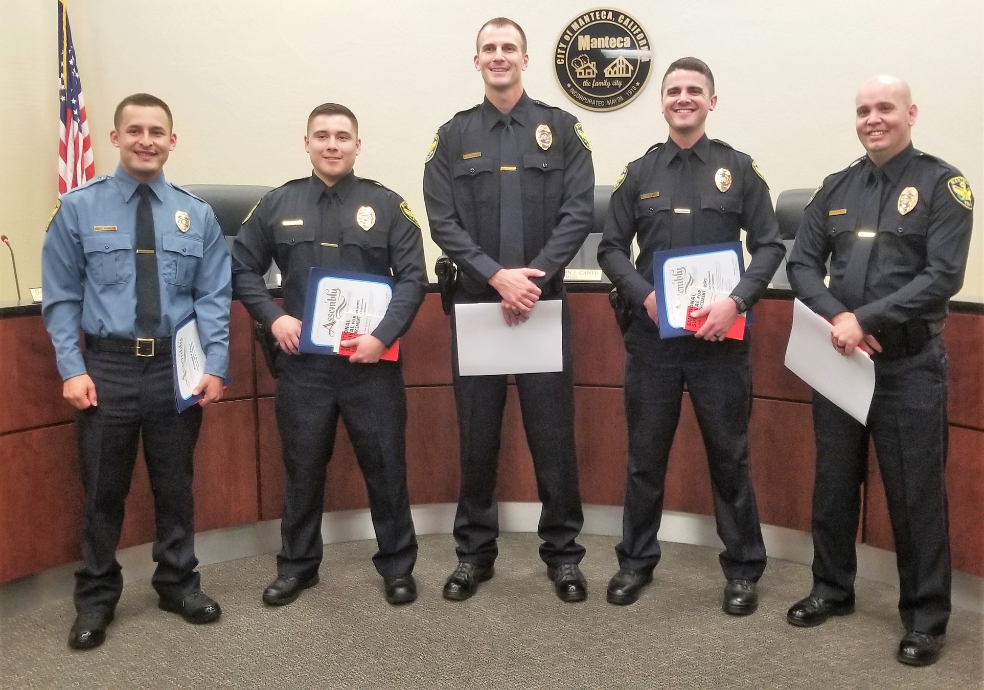 Manteca Police swears in 5 new officers - Manteca Bulletin