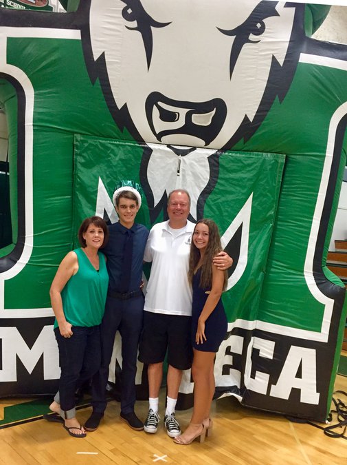 MHS: FAMILY TRADITION - Manteca Bulletin