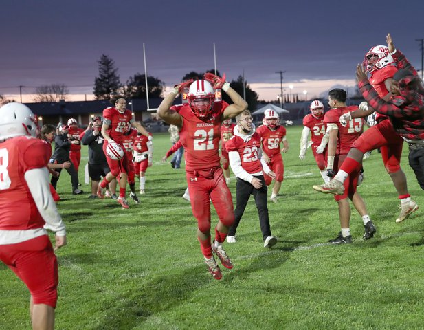 CHS football snaps 15-game losing streak - Ceres Courier