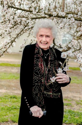 Elinor Elizabeth (Kilkenny) Kniffin - Manteca Bulletin