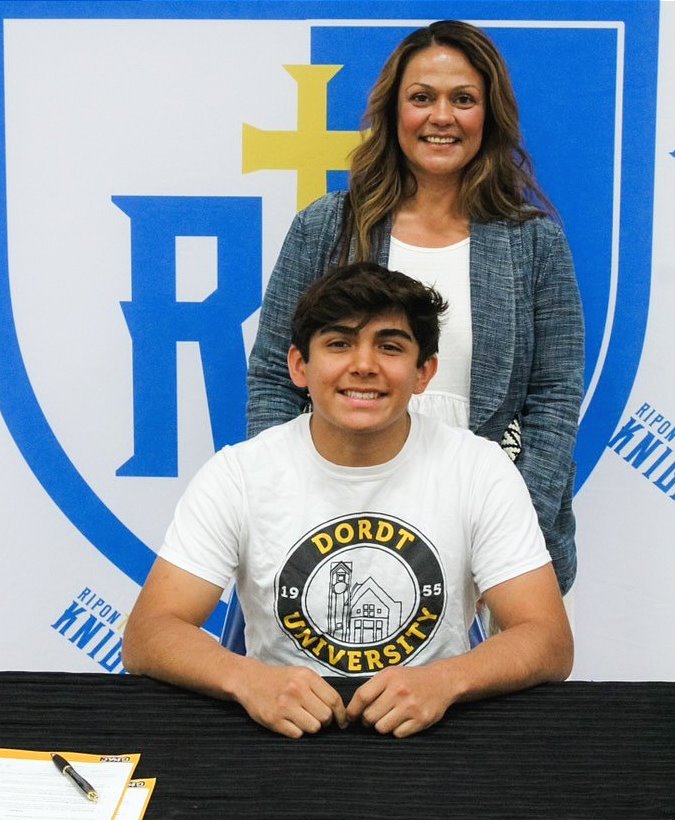 Ripon Christian's Nick Ochoa inks with Dordt track team - Manteca Bulletin