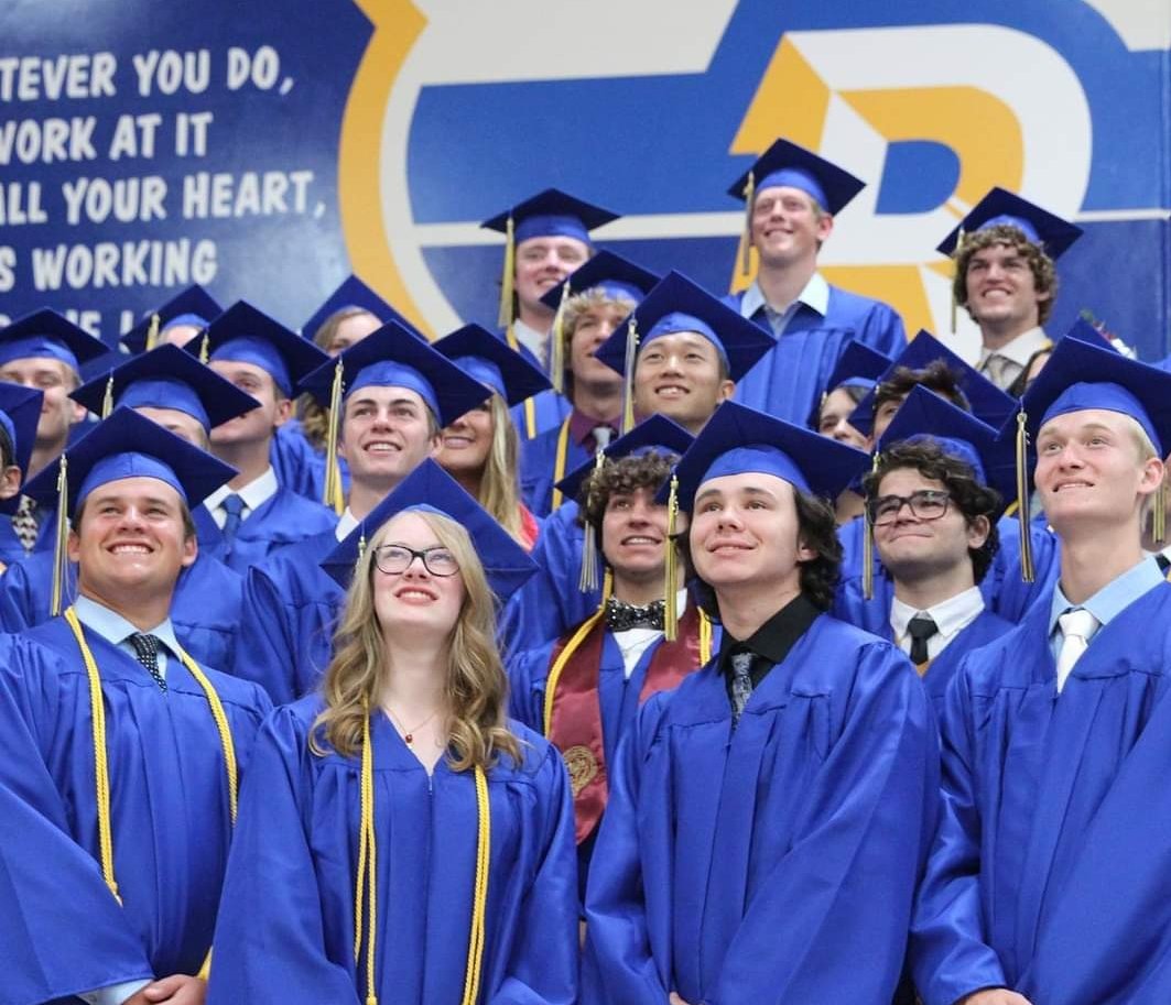 GRADUATION ‘KNIGHT’ - Manteca Bulletin