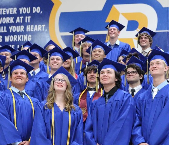 GRADUATION ‘KNIGHT’ - Manteca Bulletin