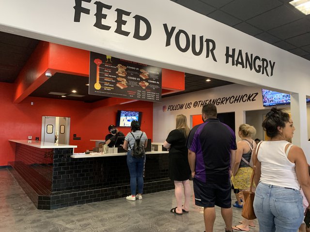 Angry Chickz opens on Mitchell to long lines - Ceres Courier