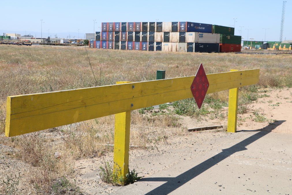 AN EFFORT TO DIRECT TRUCKS FROM STREETS - Manteca Bulletin