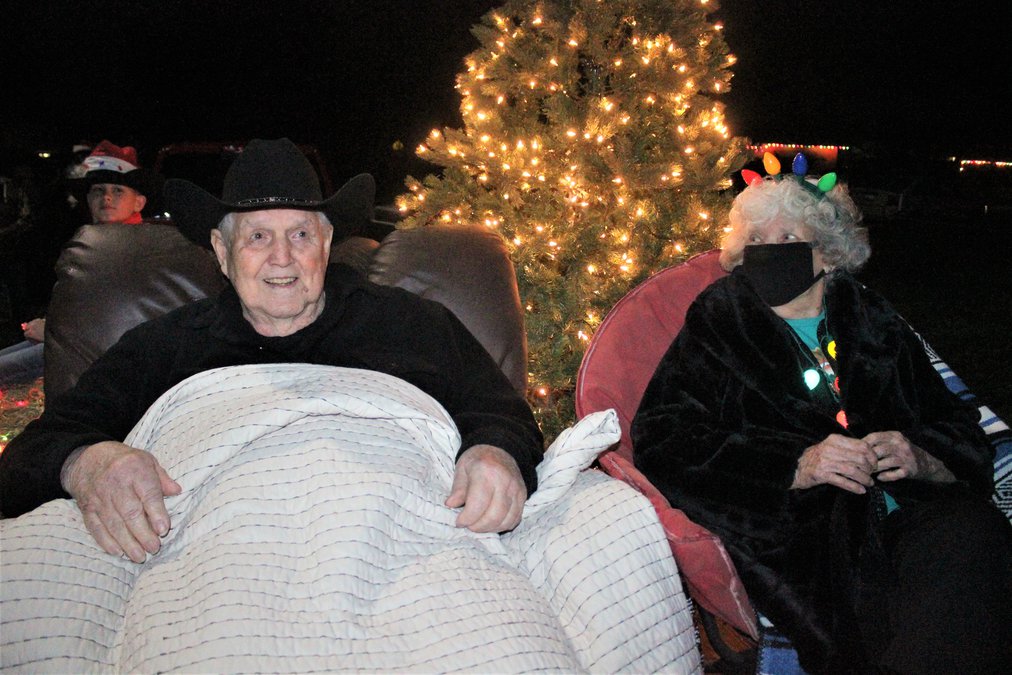 Holiday Celebration, Snow Arrive In Valley Home - Oakdale Leader
