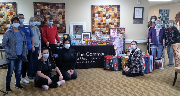 The Commons adopts HOPE family for Christmas - Manteca Bulletin