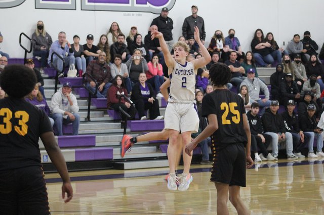 Denair basketball advances to playoff semifinals - Turlock Journal