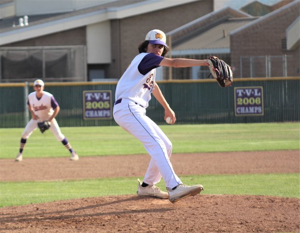 Two Varsity Baseball Losses, Two JV Baseball Victories - Escalon Times