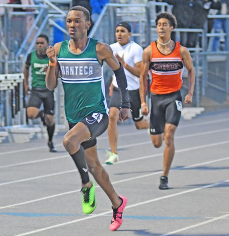 BUFFS ON THE MOVE - Manteca Bulletin