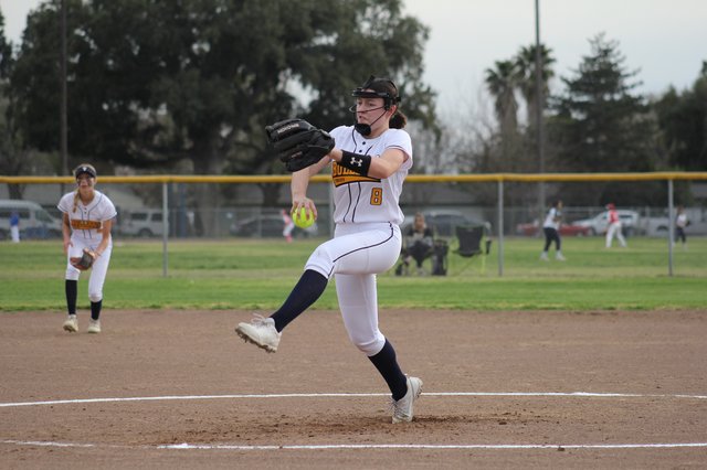 Bulldogs go down swinging in opening round of playoffs - Turlock Journal