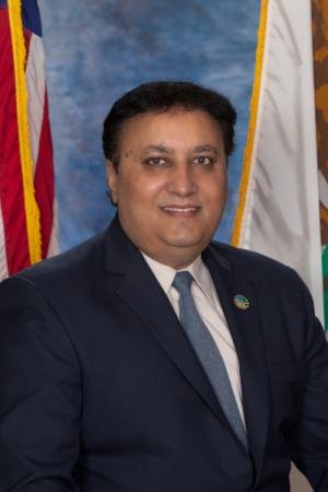 Dhaliwal weighing seeking another mayoral term - Manteca Bulletin
