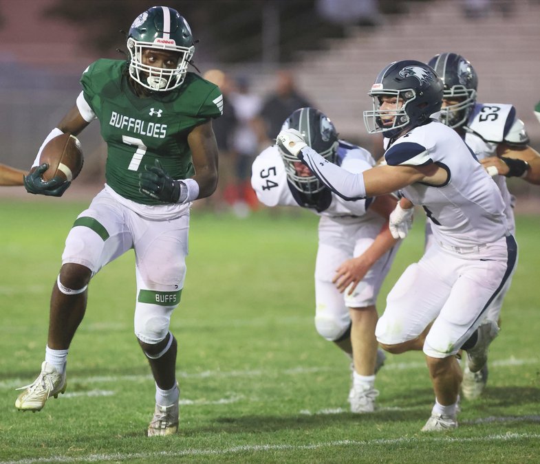 Bryson Davis, Buffs rumble past Vista del Lago - Manteca Bulletin