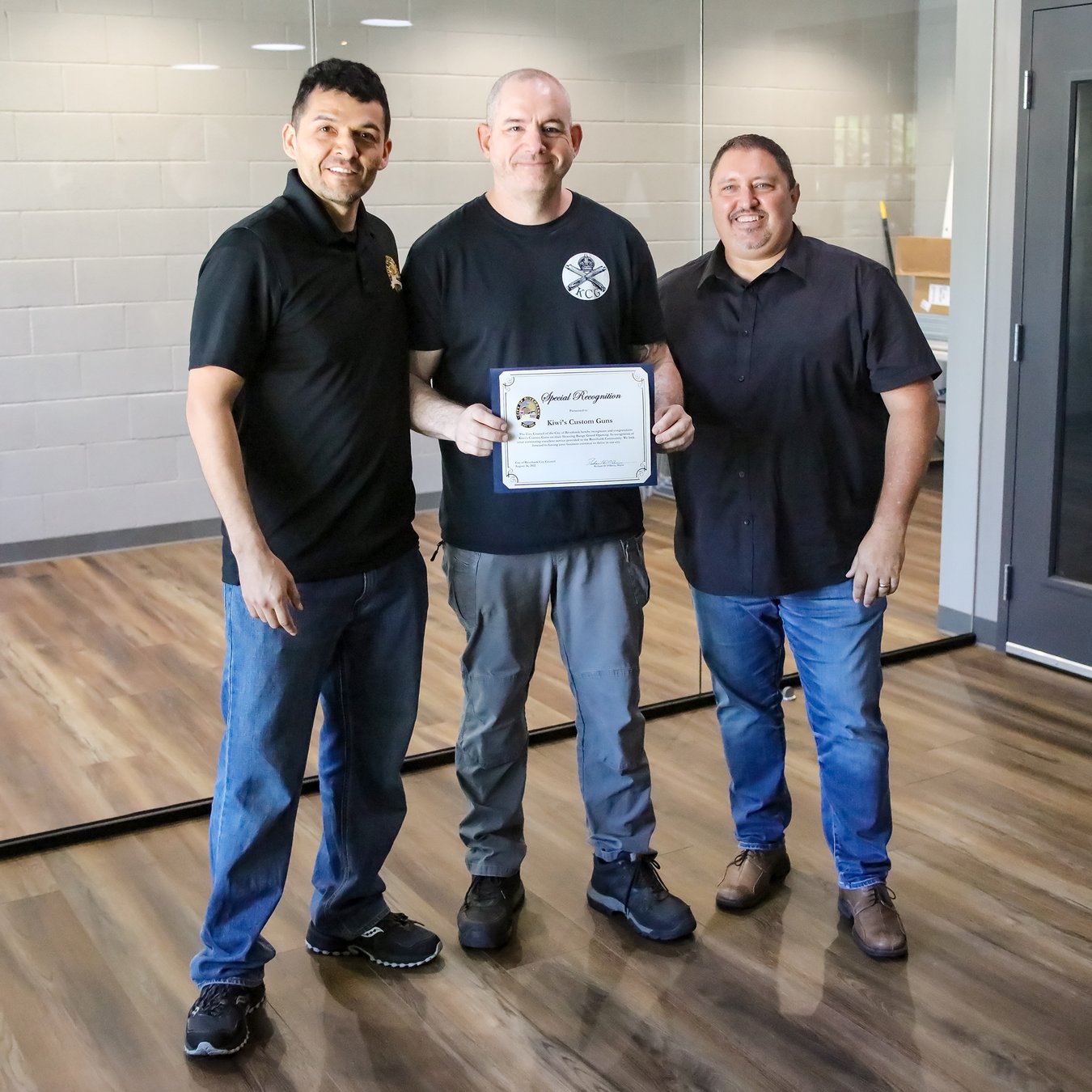 Riverbank Custom Gun Shop Celebrates Ribbon Cutting - Oakdale Leader