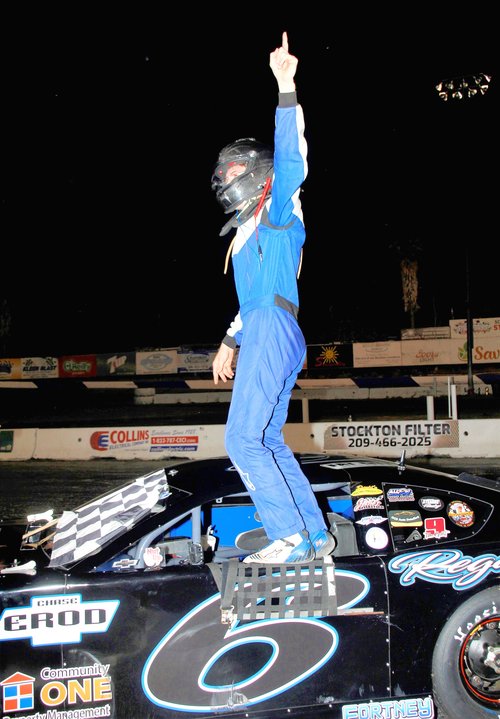 Stearns, Cross pull away for dominant wins at 99 - Manteca Bulletin