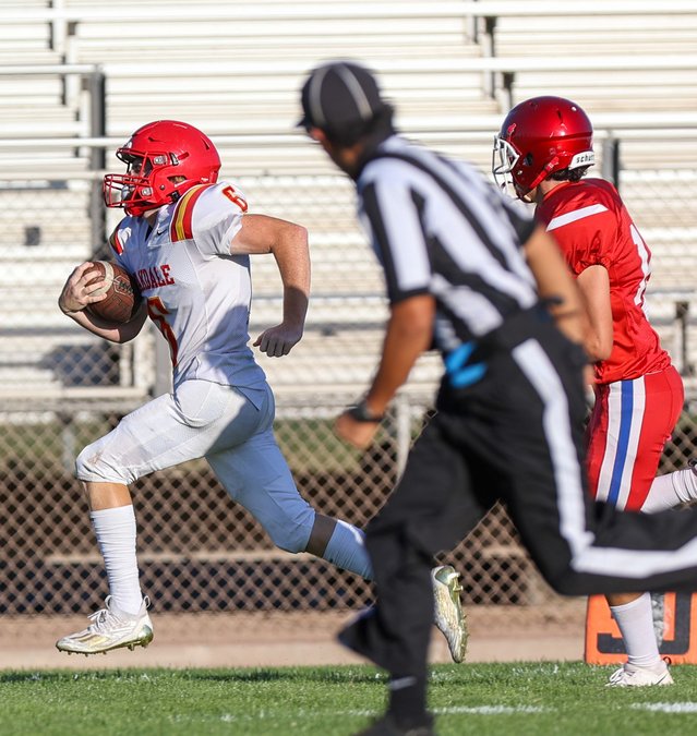 Varsity Mustangs Take Down Lancers In VOL Football - Oakdale Leader