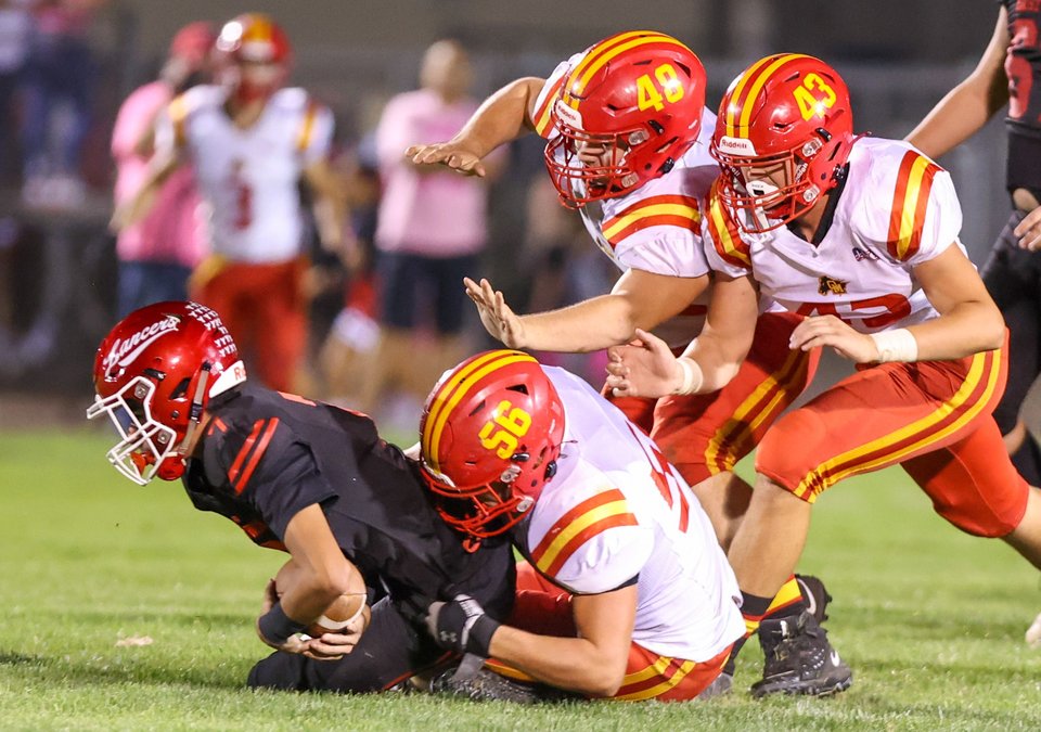 Varsity Mustangs Take Down Lancers In VOL Football - Oakdale Leader