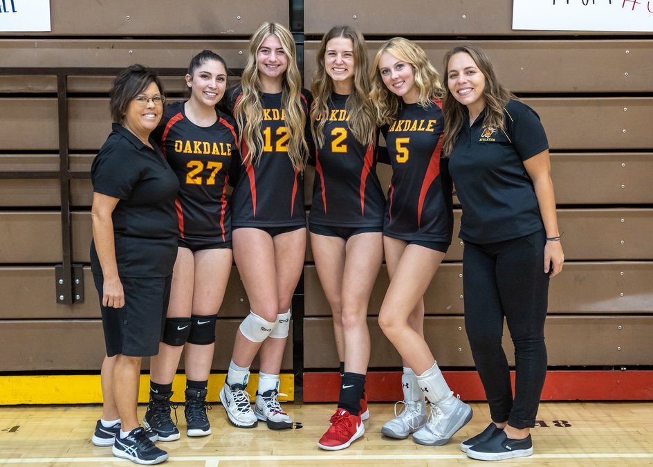 Lady Mustangs Bow Out In Volleyball Playoffs - Oakdale Leader