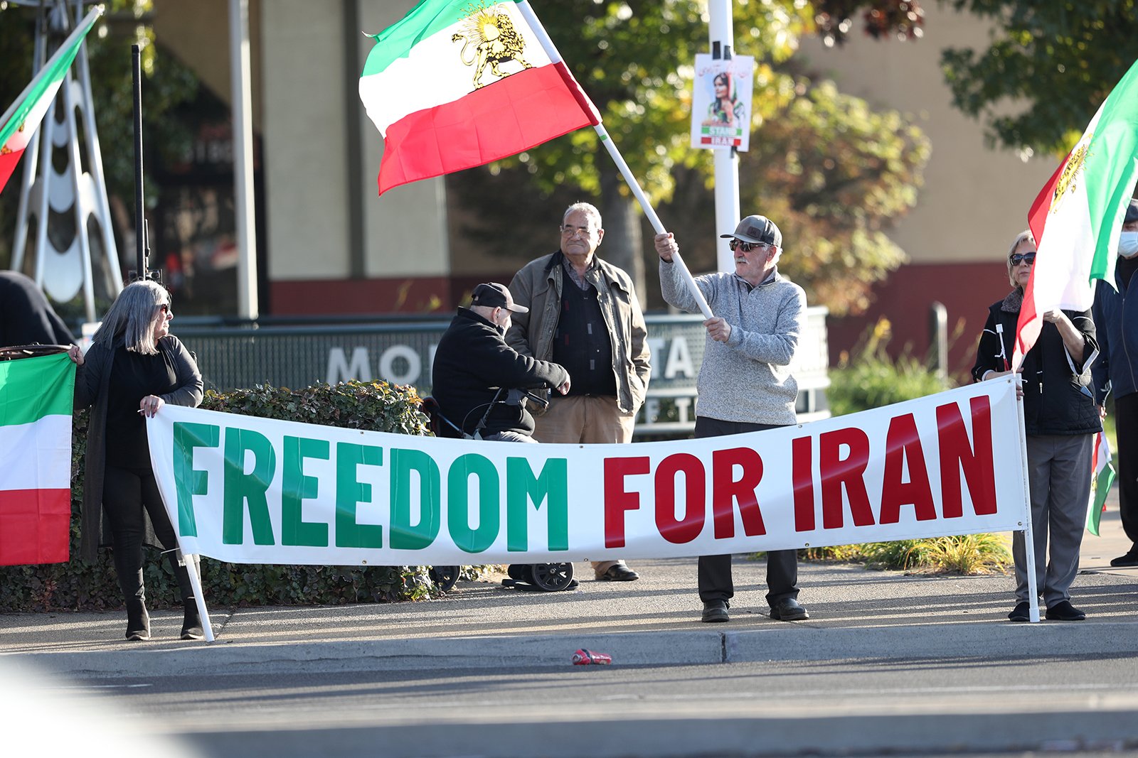 ‘Freedom for Iran’ protest refrain from Tehran to Turlock - Turlock Journal