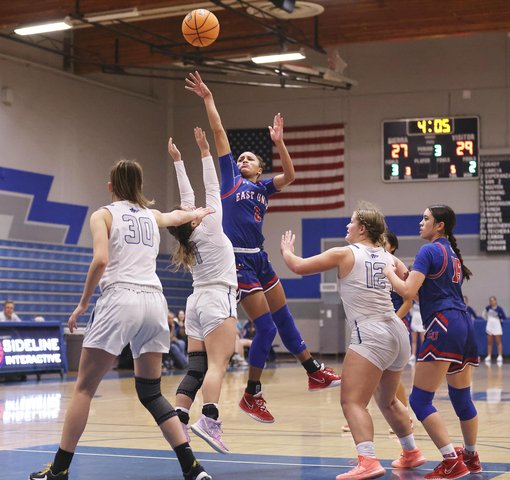 SNAER STAYS HOT - Manteca Bulletin