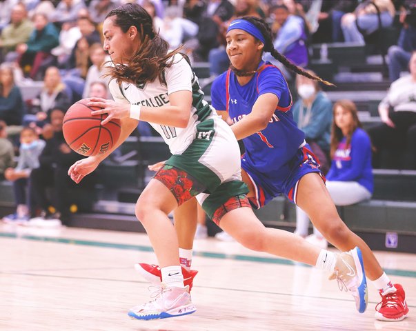 Seniors shine as Manteca gets even with rival - Manteca Bulletin