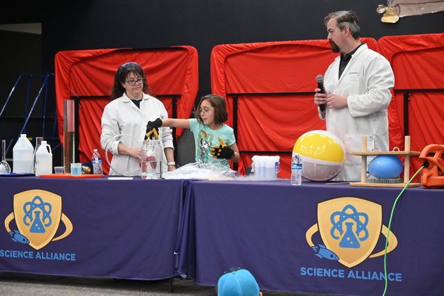 Demonstrations Offer Hands-On Science Learning - Escalon Times